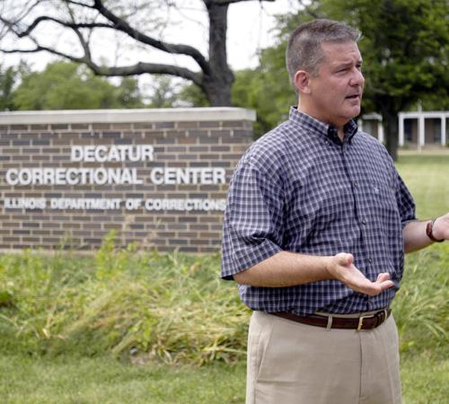 Prison closures threaten jobs, communities - The Daily Illini