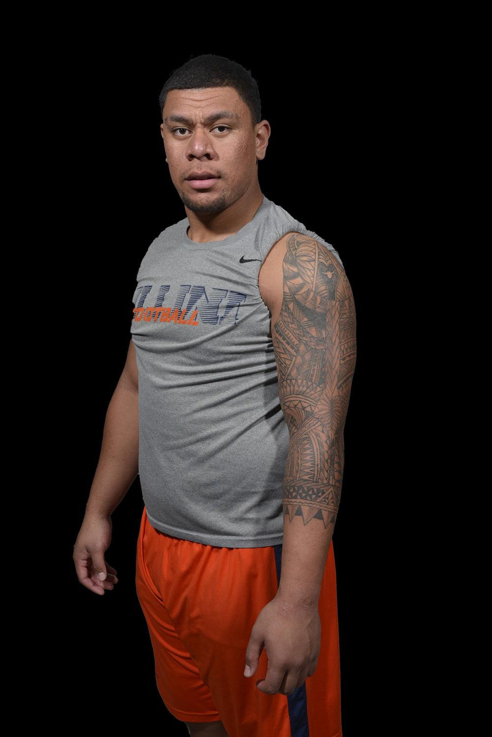 Illinois football's Joe Fotu wears his history on his arm - The Daily ...