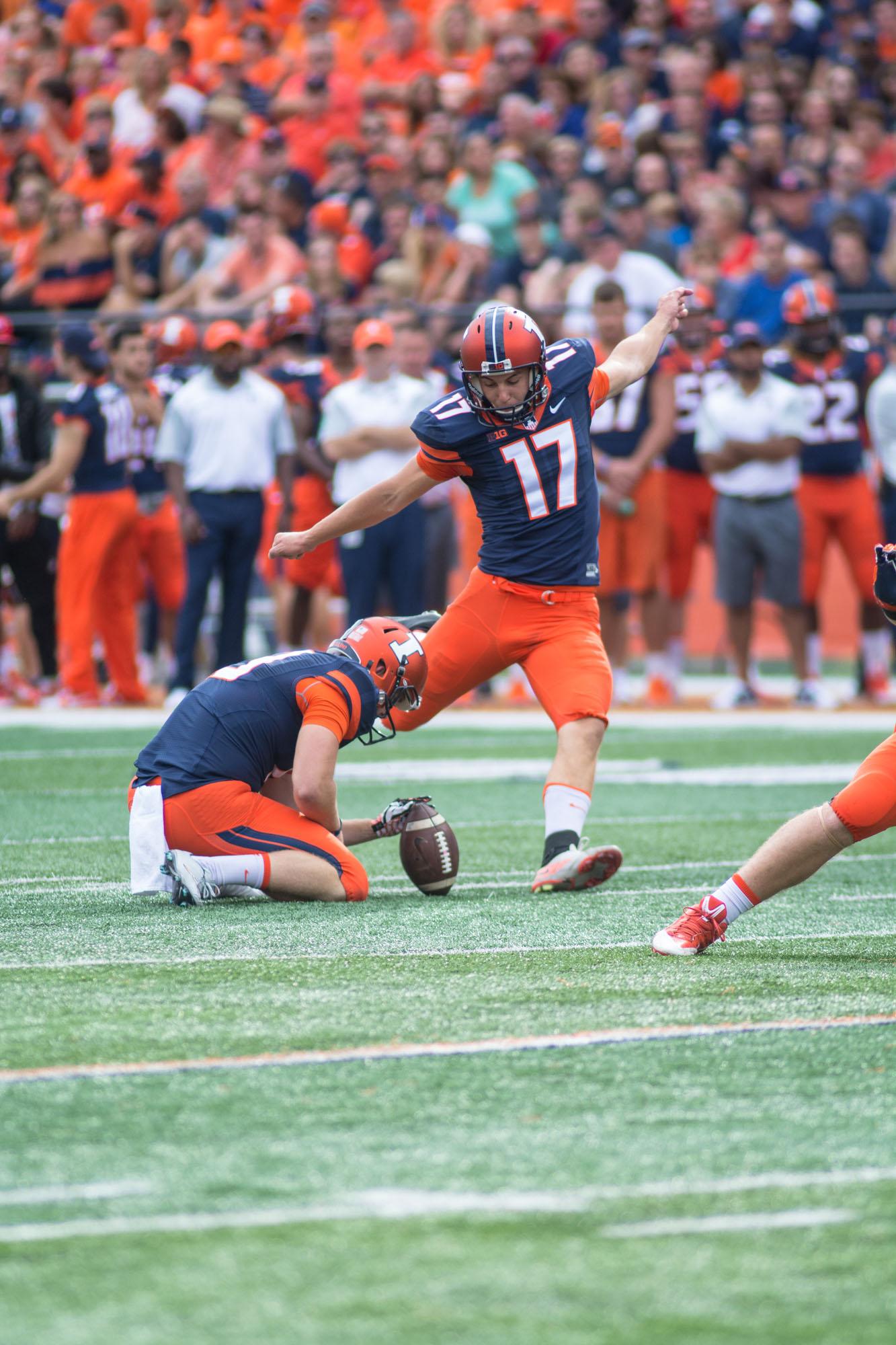 Illini football wins in tale of two field goals - The Daily Illini