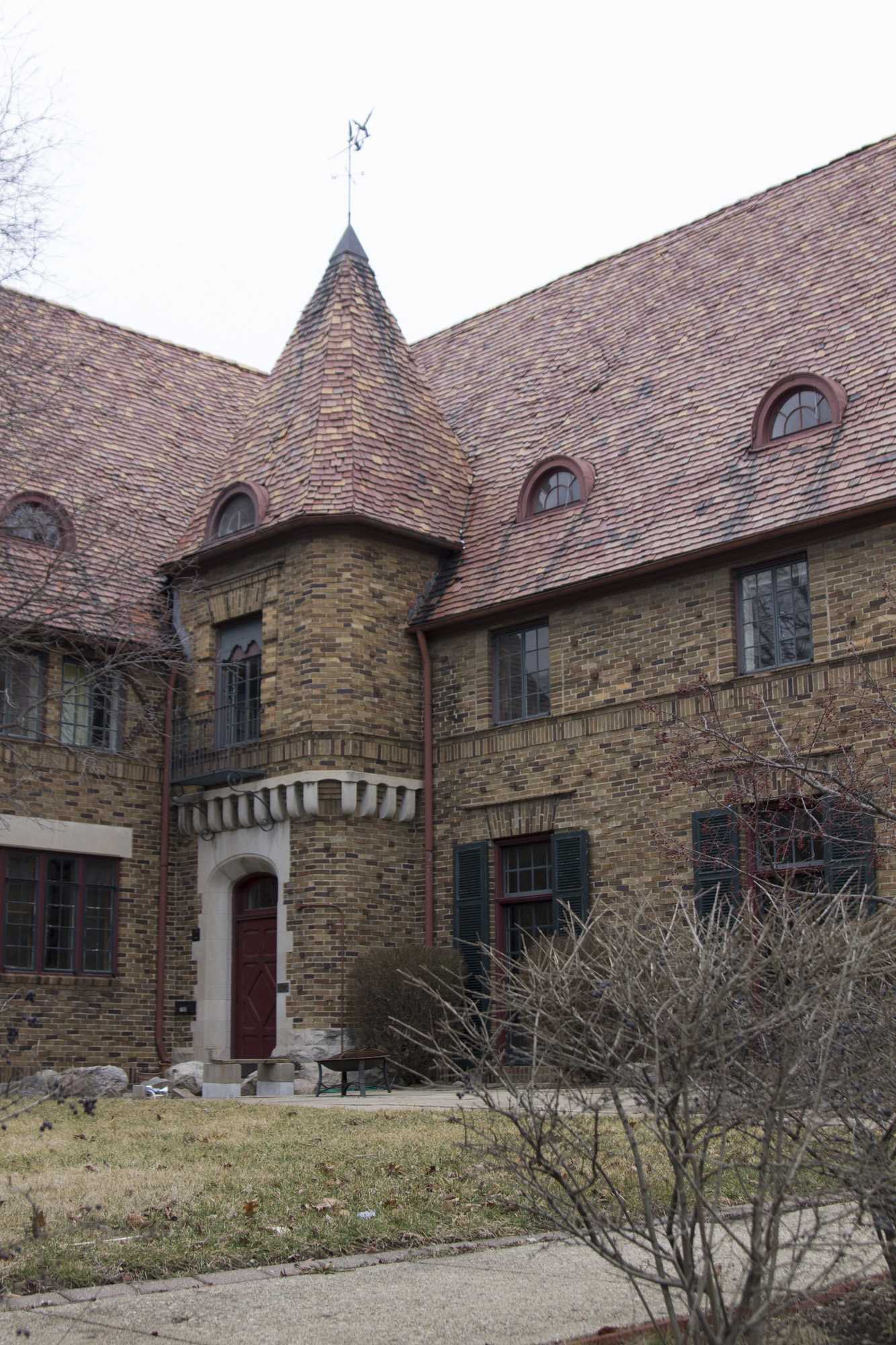 University fraternity combines professionalism, social life inside ...