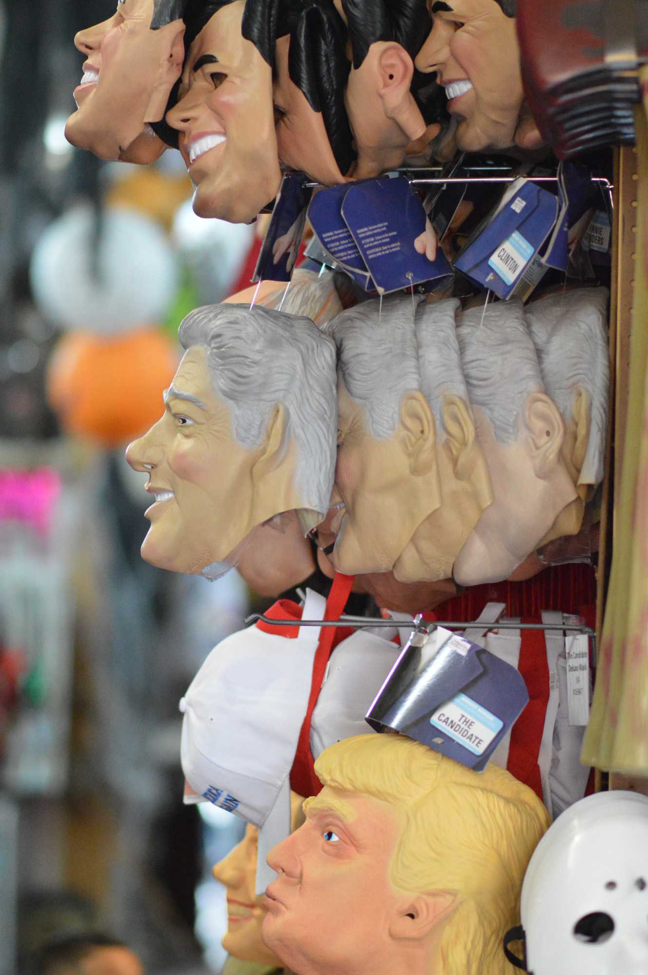 Trump-ed up costumes dominate Halloween - The Daily Illini