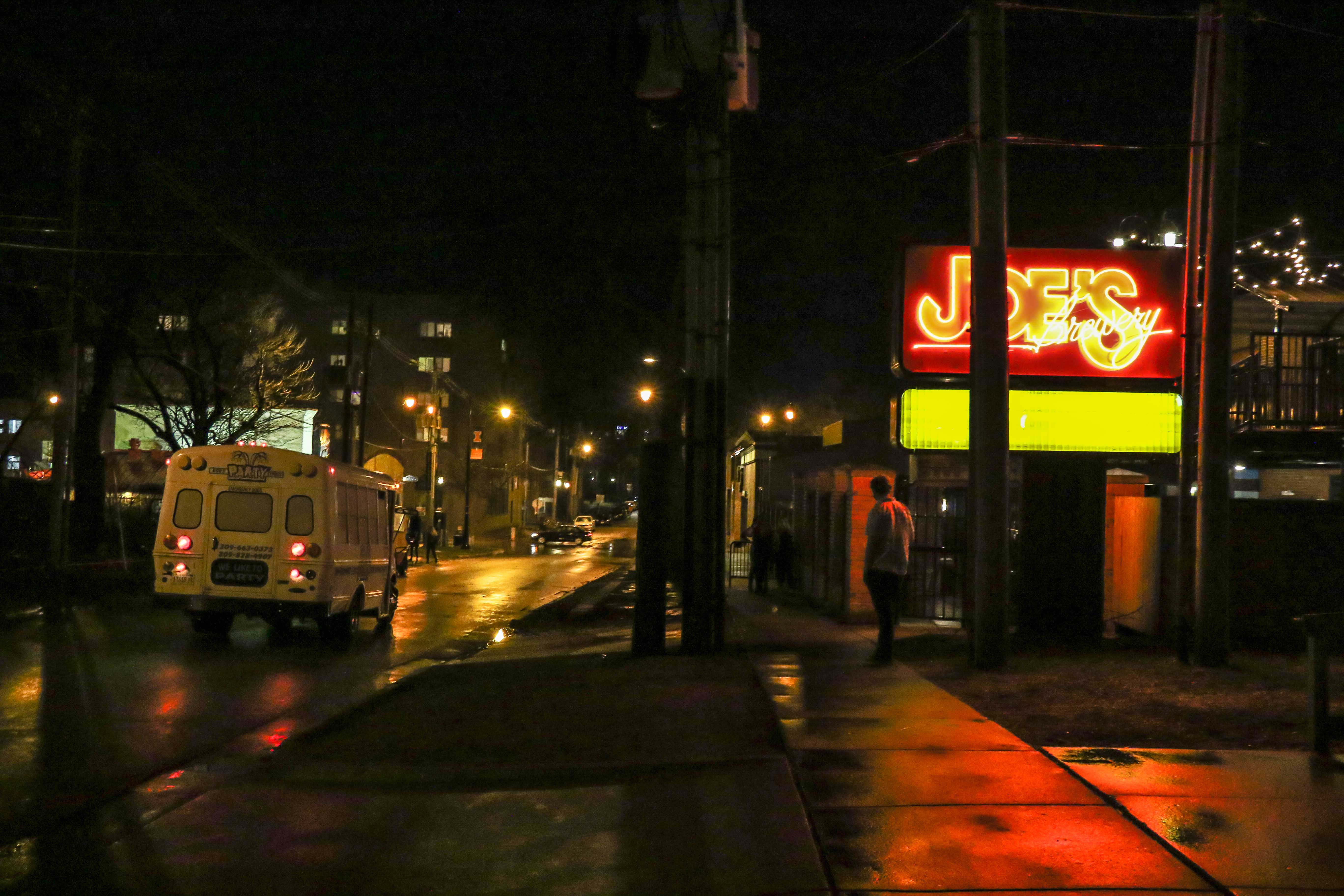 Bus services transport ISU students to Champaign, bar scene - The Daily ...