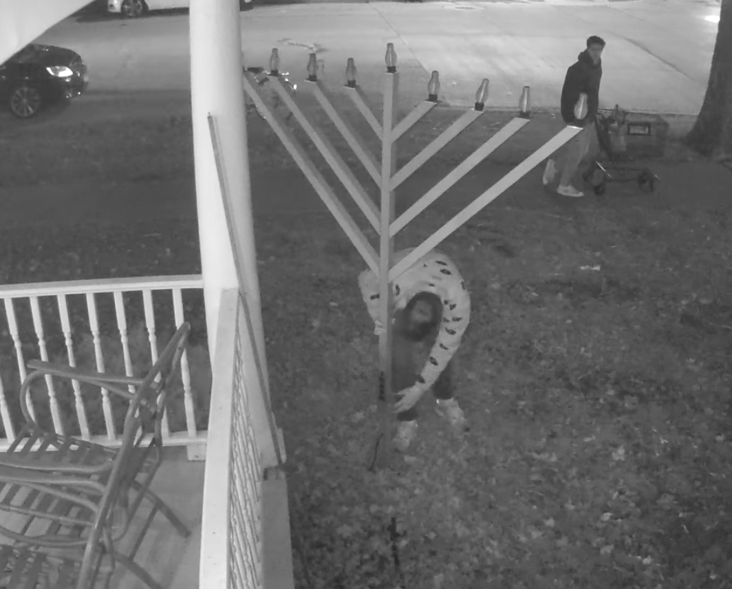 Chabad Center discusses menorah damage - The Daily Illini
