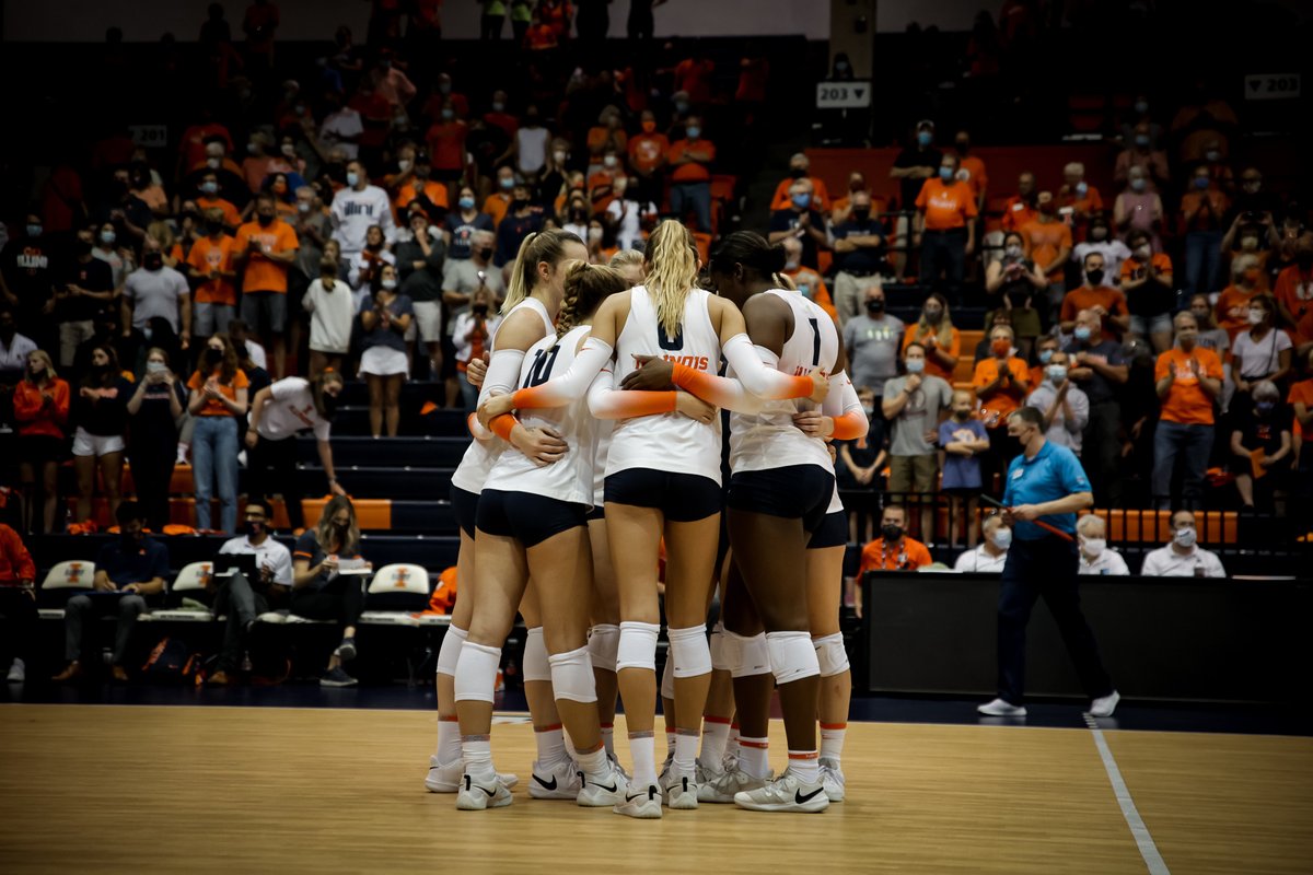 Fans return to Huff Hall as Illinois drops matches to No. 11 Washington ...