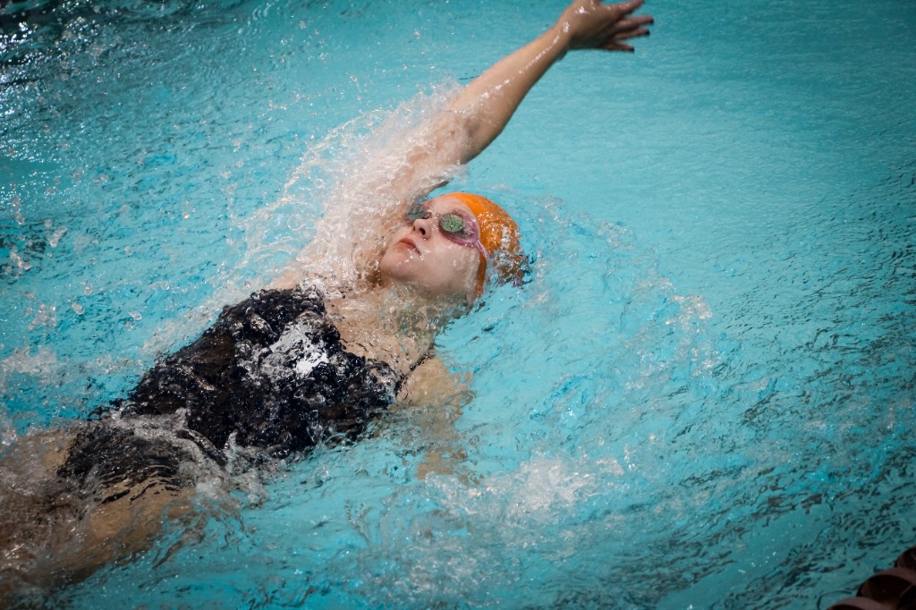 Illinois swim & dive routs Iowa in first home meet of season - The ...