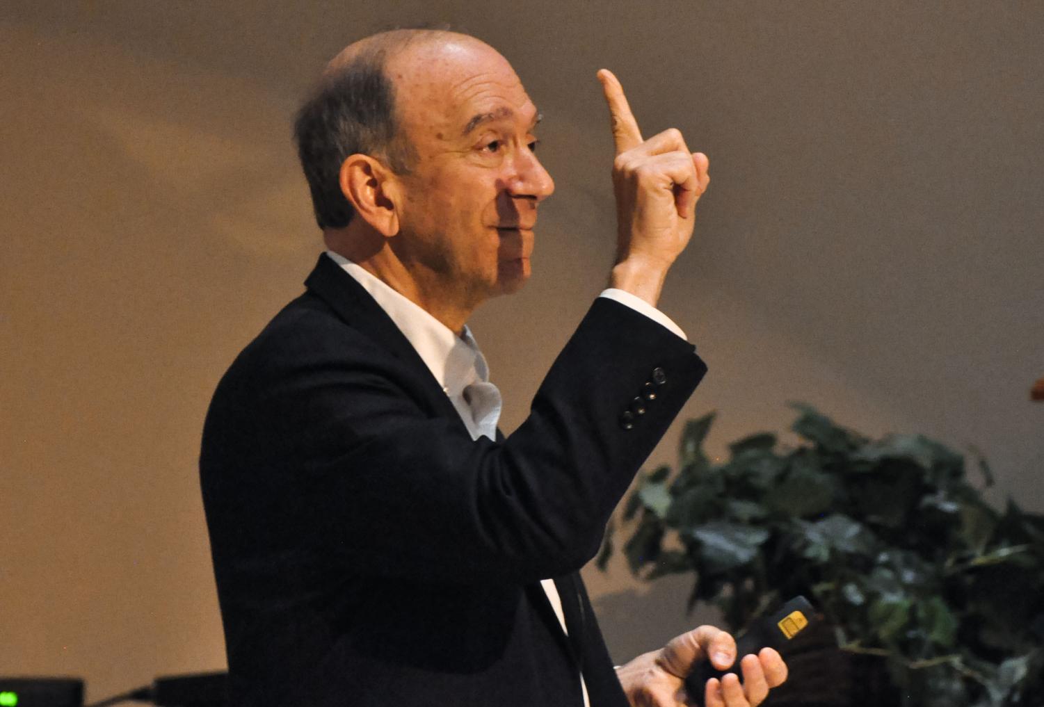 Harvard professor visits University, raises environmental awareness ...