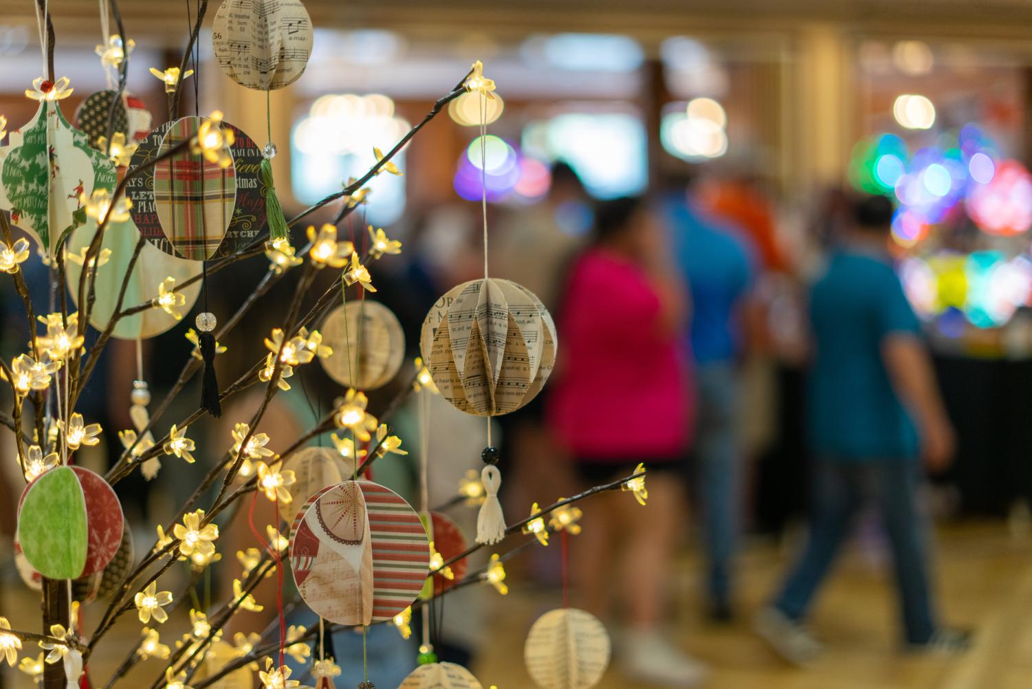 Gallery | Moms visit the Illini Union Board Craft and Vendor Fair - The ...