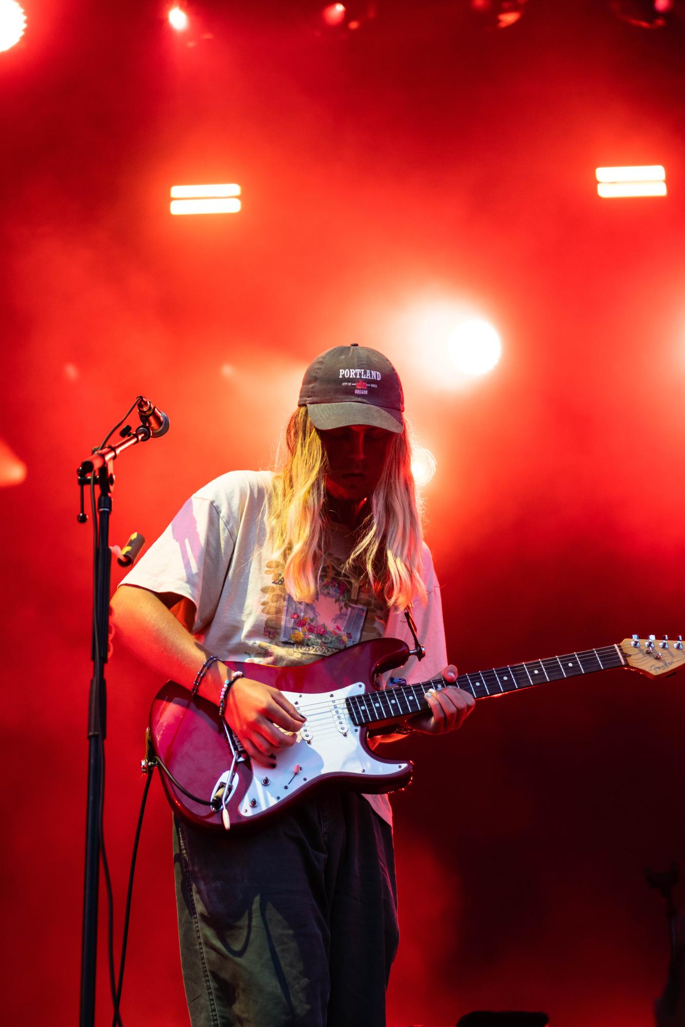 The Backseat Lovers bring huge crowd to Coinbase stage on final ...