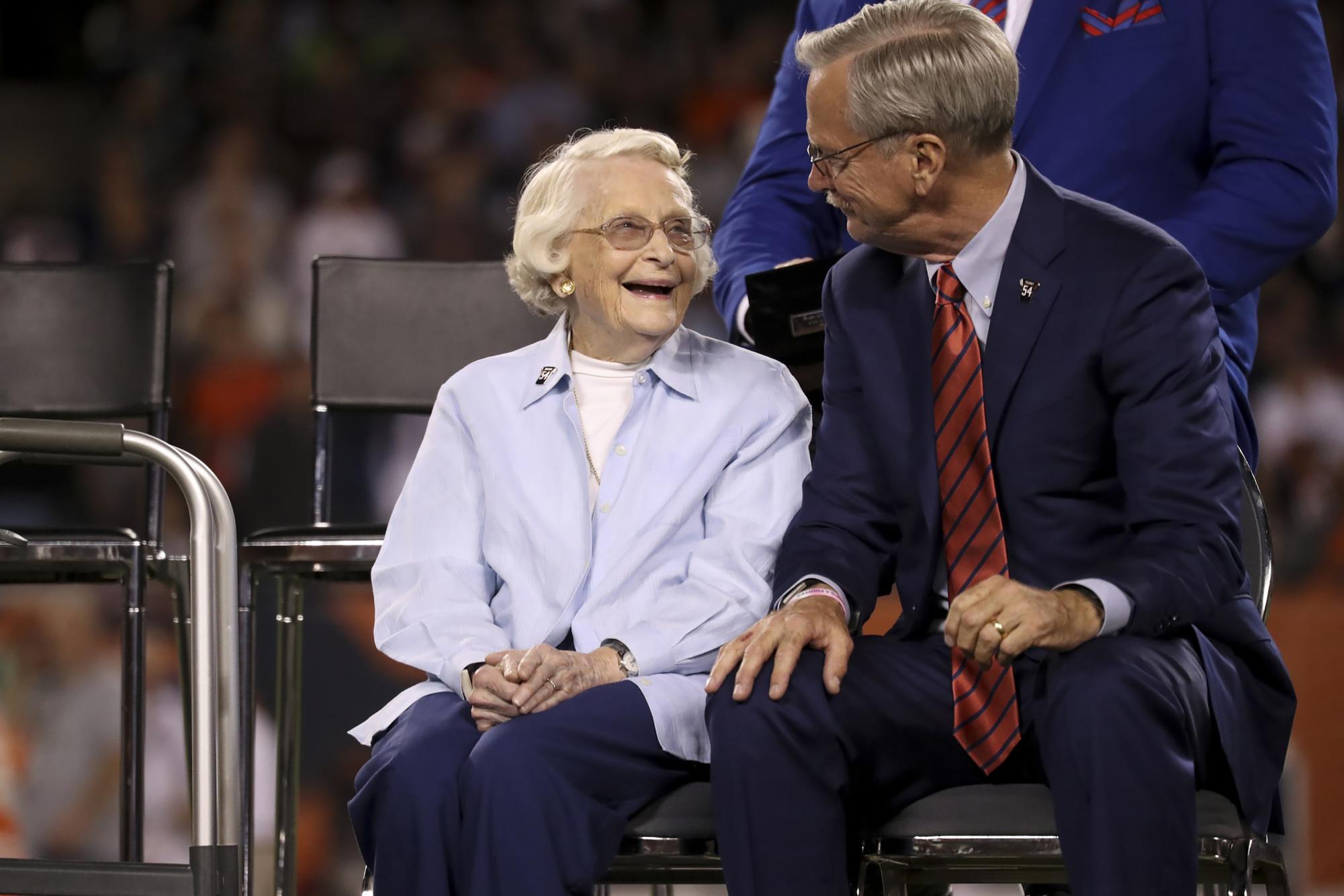 Bears owner Virginia Halas McCaskey dies at 102 - The Daily Illini